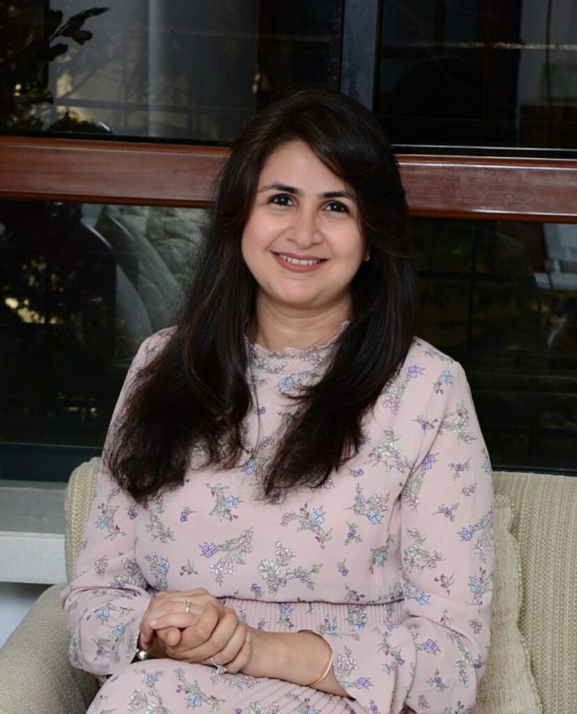Dr. RIDDHI SHAH - RNREYECARE